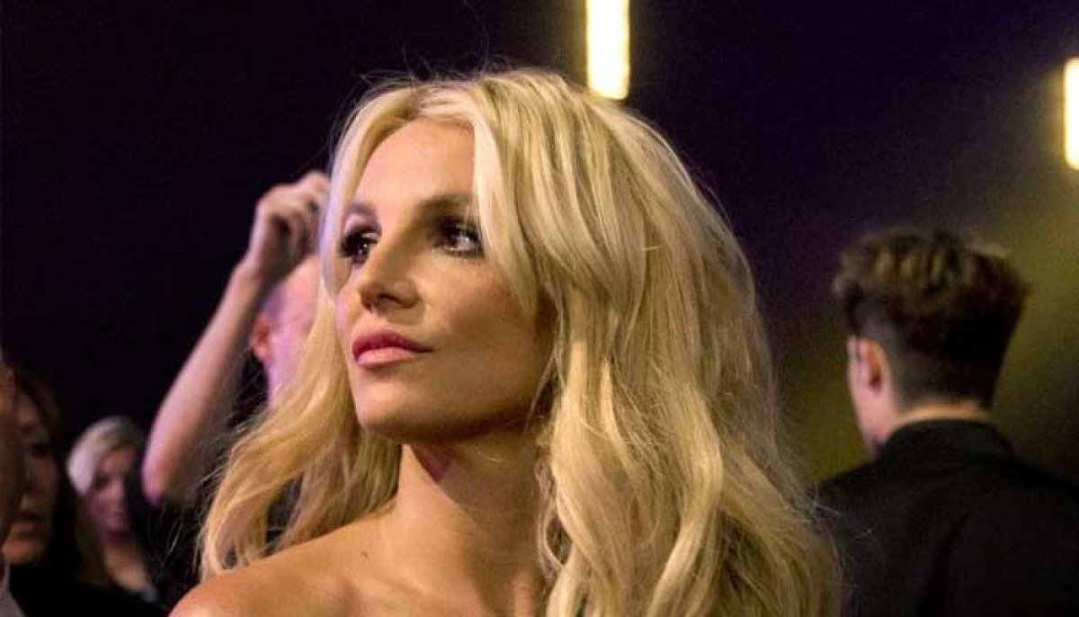 Britney Spears shares details on her foot injury