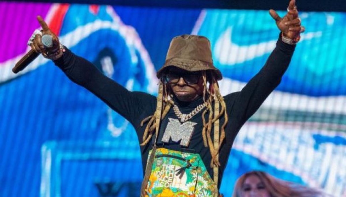 Lil Wayne arrives 3.5 hours late, walks off stage after 30 minutes ...
