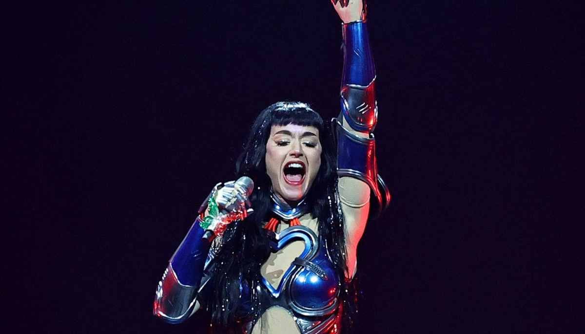 Katy Perry ‘left alone’ by old friend in difficult times