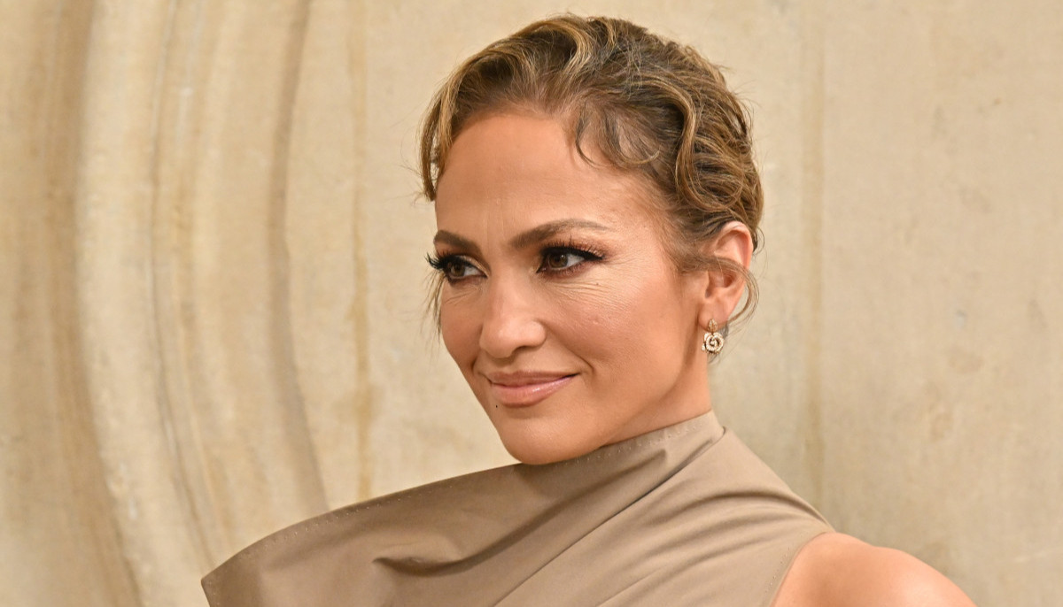 Jennifer Lopez turns heads with bold look following emotional song drop