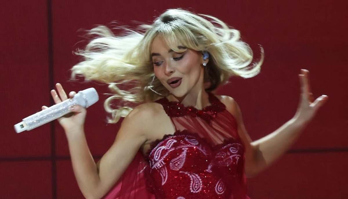 Sabrina Carpenter takes final concert to next level with iconic move