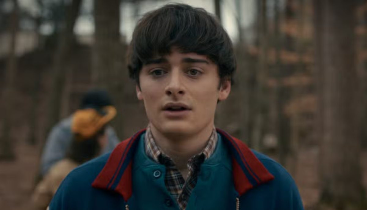 Jimmy Fallon helps Noah Schnapp recreate 'Stranger Things' plot twist