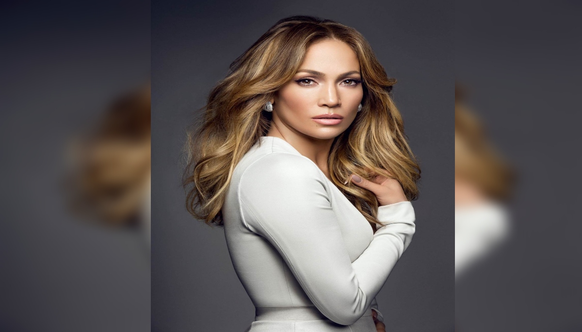 J.Lo just tried out an ultra-nostalgic '90s hairstyle on Instagram