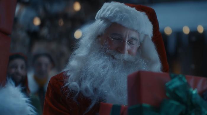 Steve Carell welcomes Christmas 2020 with Macy's Xfinity broadcast ...