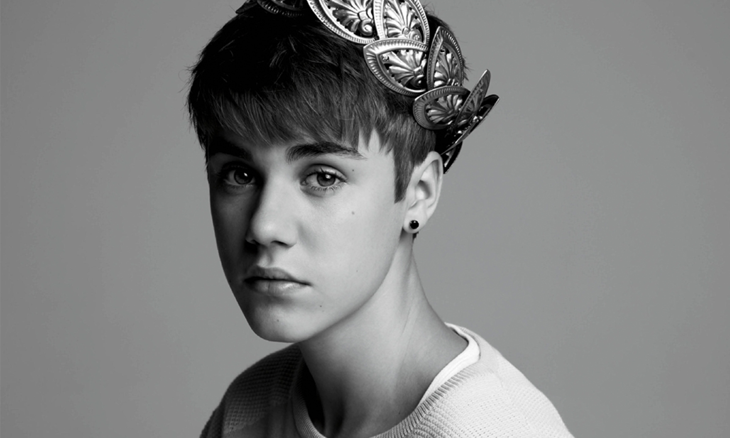 Justin Bieber looks back at his younger self during starting point in ...