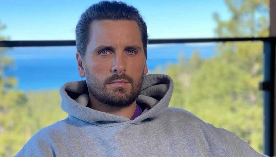 Scott Disick debuts platinum blonde hair