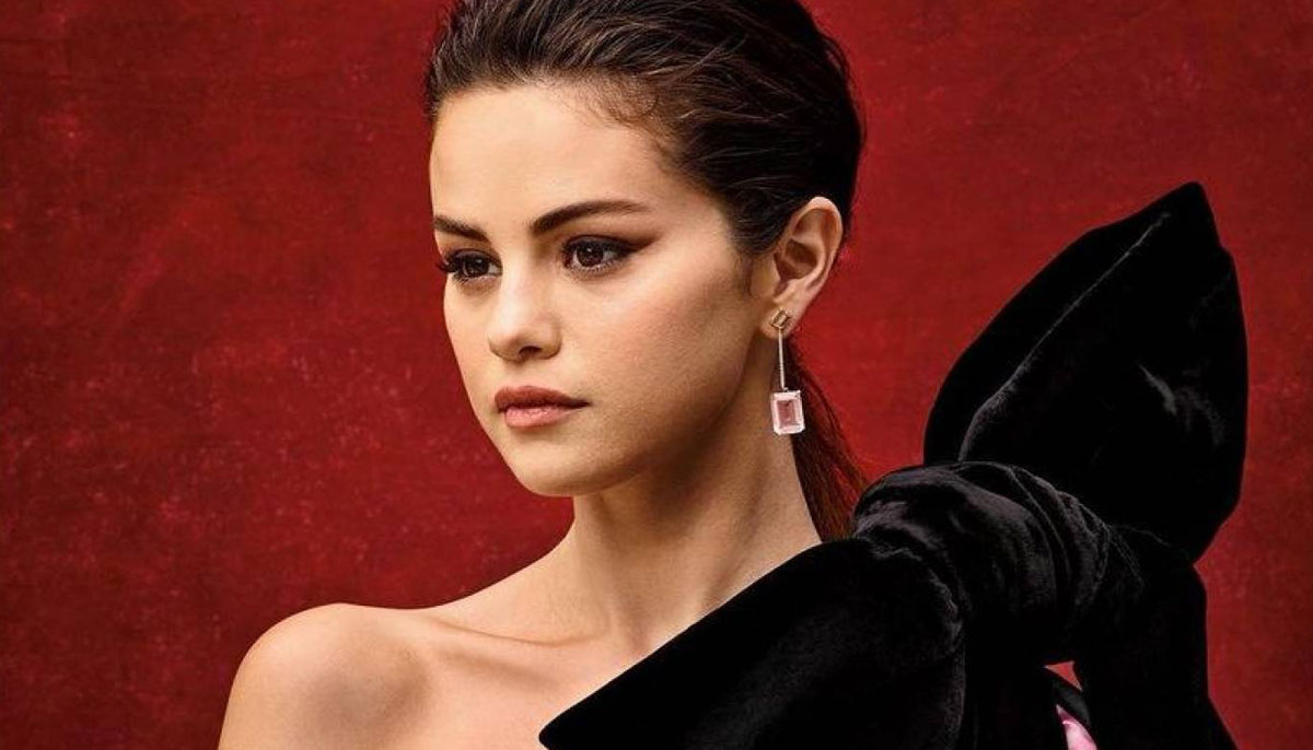 Selena Gomez unveils brand new dainty cross tattoo - The Celeb Post
