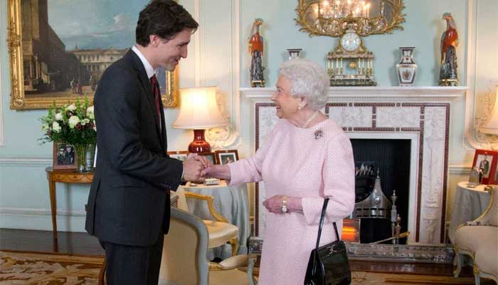 Queen Elizabeth's meetup with Justin Trudeau takes social media with storm
