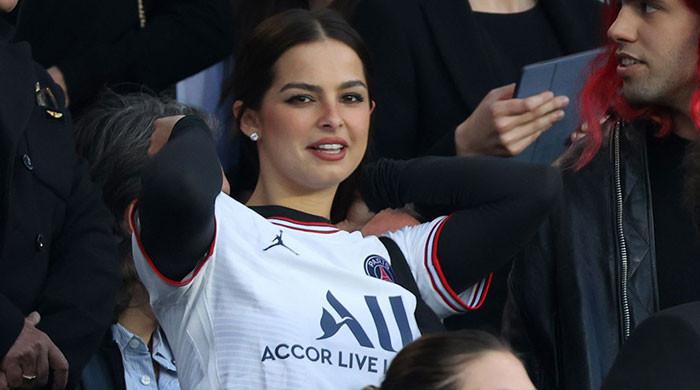 Addison Rae flaunts PSG jersey when during football night with beau ...
