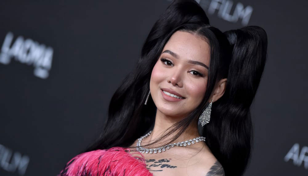 Bella Poarch kicks off new trend on TikTok ahead of single, Dolls