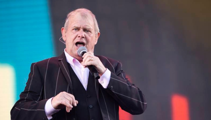 Veteran Australian singer John Farnham diagnosed with cancer