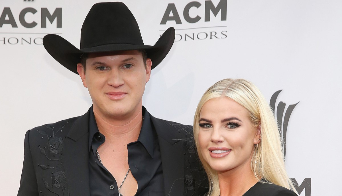 Jon Pardi expecting first child with wife Summer