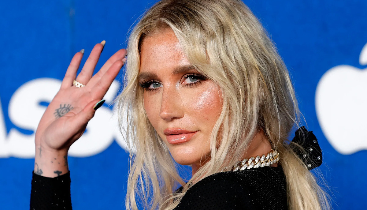 Kesha suffers vocal hemorrhage due to 'singing really loud' at a show