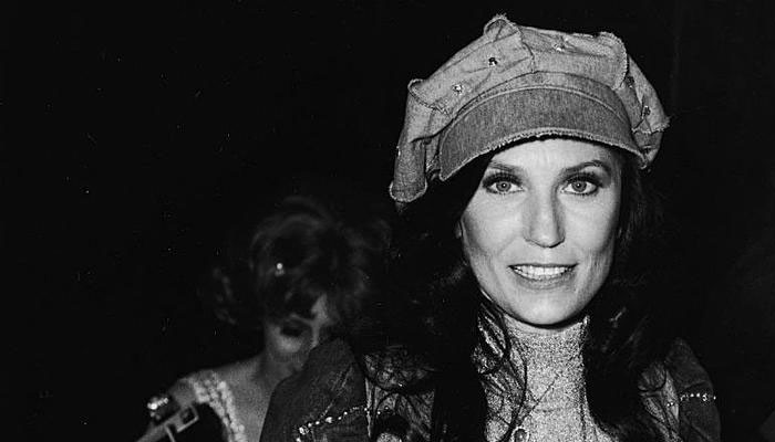 Singer Loretta Lynn passes away at 90