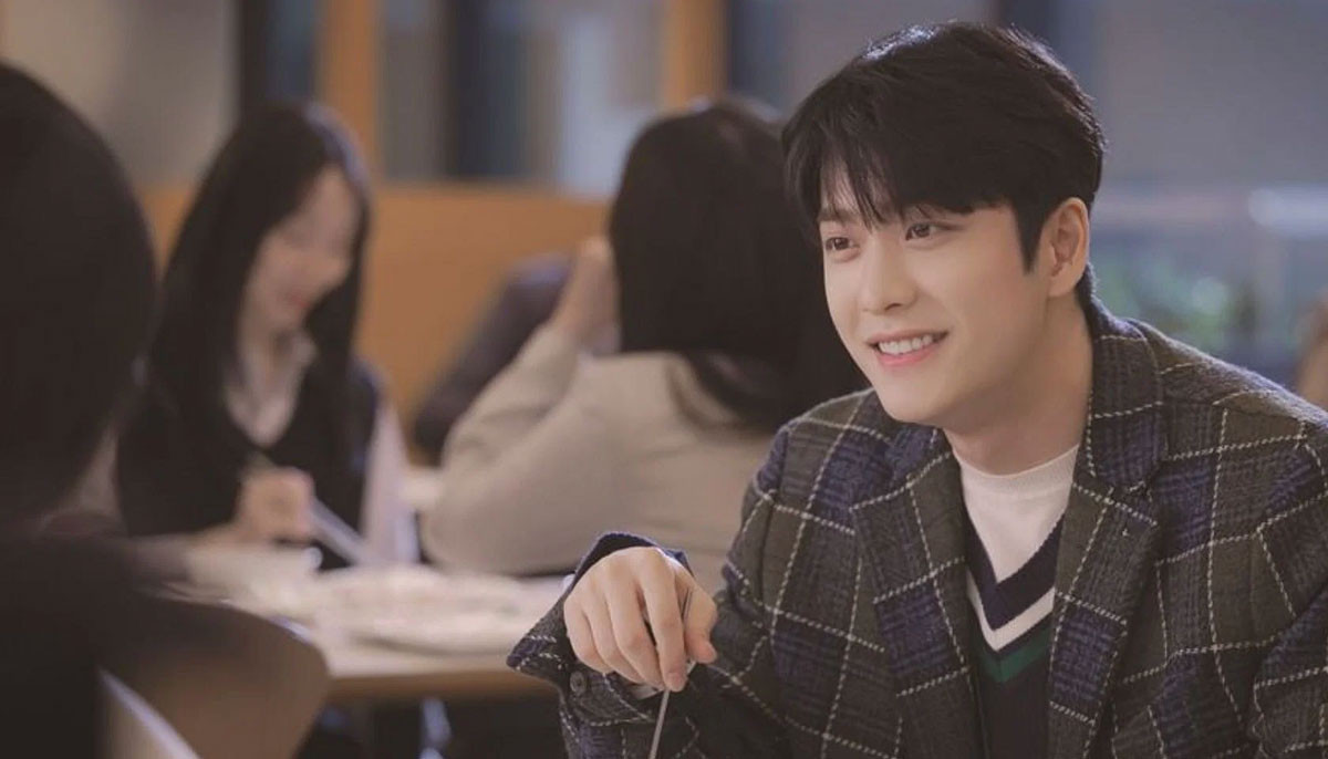 'Extraordinary Attorney Woo' star Kang Tae updates fans on military life