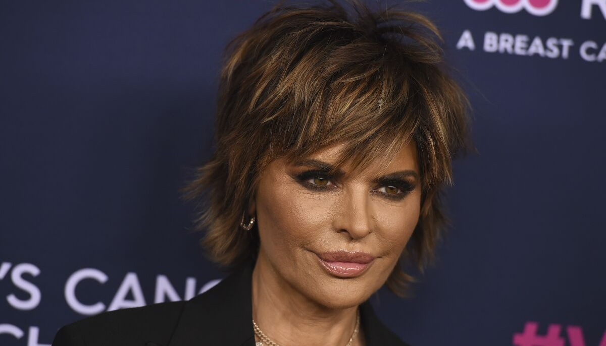 Lisa Rinna pokes fun at 'Hollywood's biggest bully' Jack-o'-Lantern