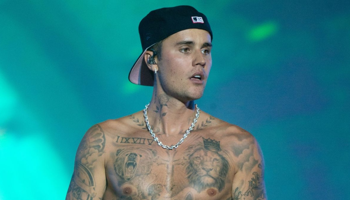 Justin Bieber shows as fluffy teddy bear to promote streetwear brand Justin Bieber shows as fluffy teddy bear to promote streetwear brand