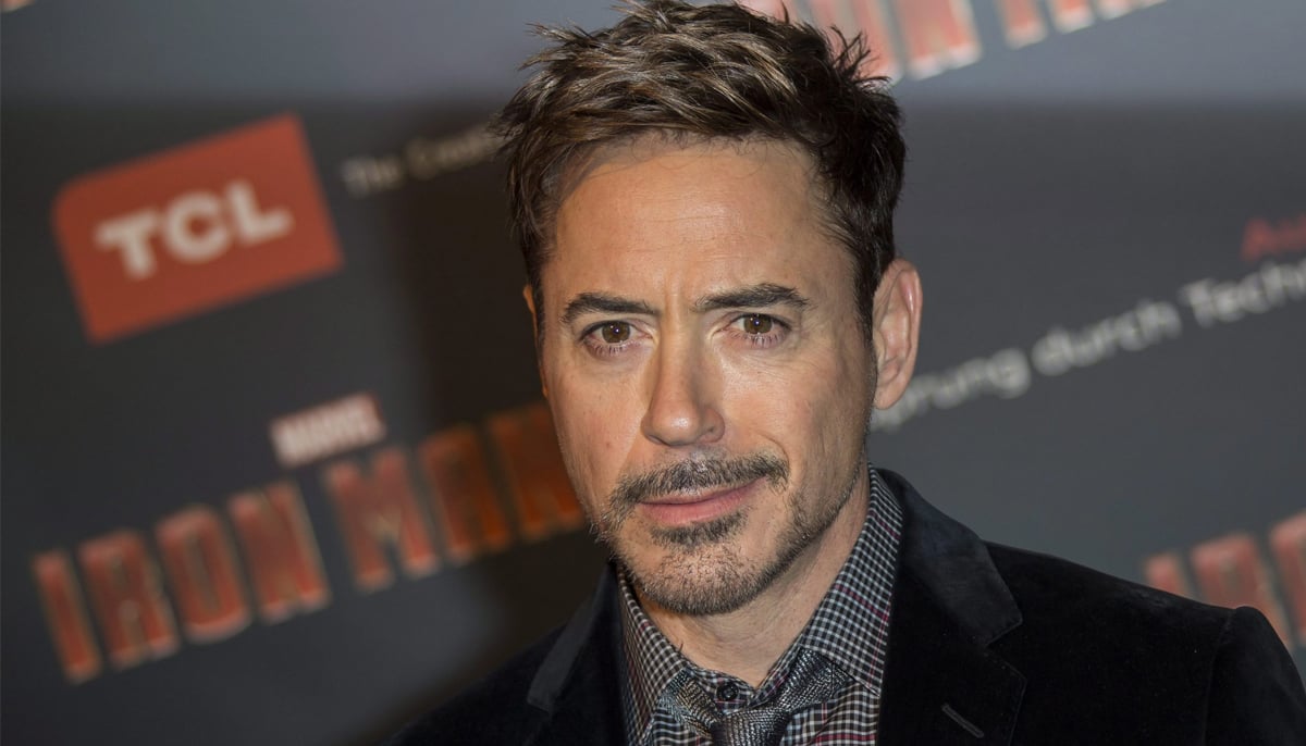 Robert Downey walks the red carpet in daring new look: See