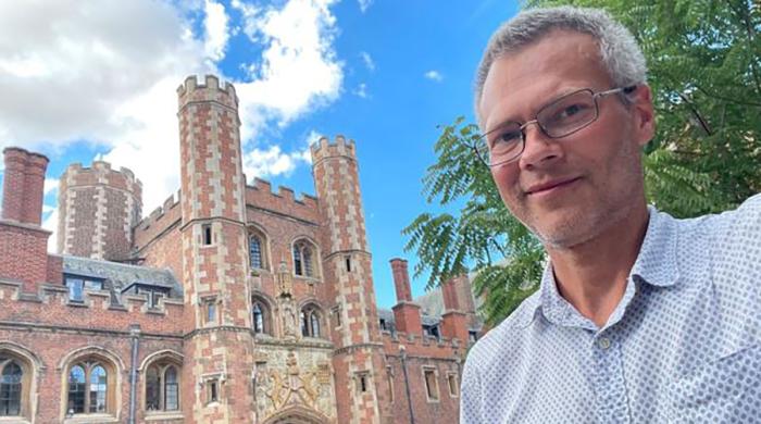 Mark Stokes: Cancer-stricken scientist bids farewell to life in viral tweet