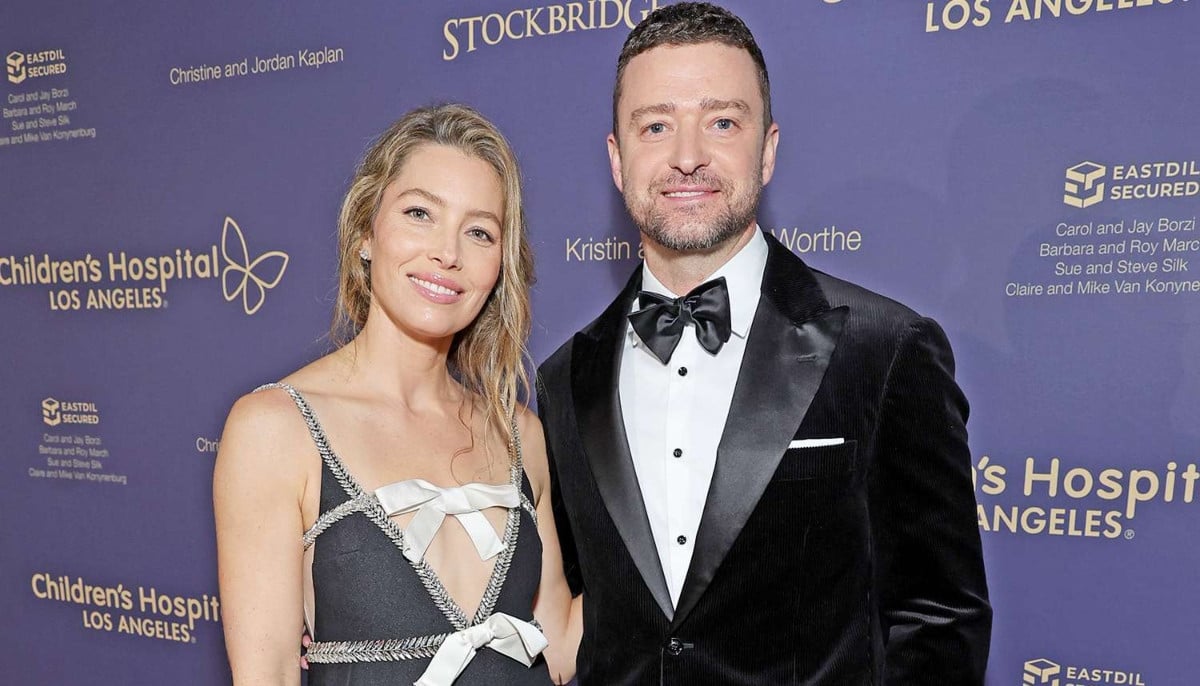 Jessica Biel shares adorable Christmas selfie with husband Justin ...