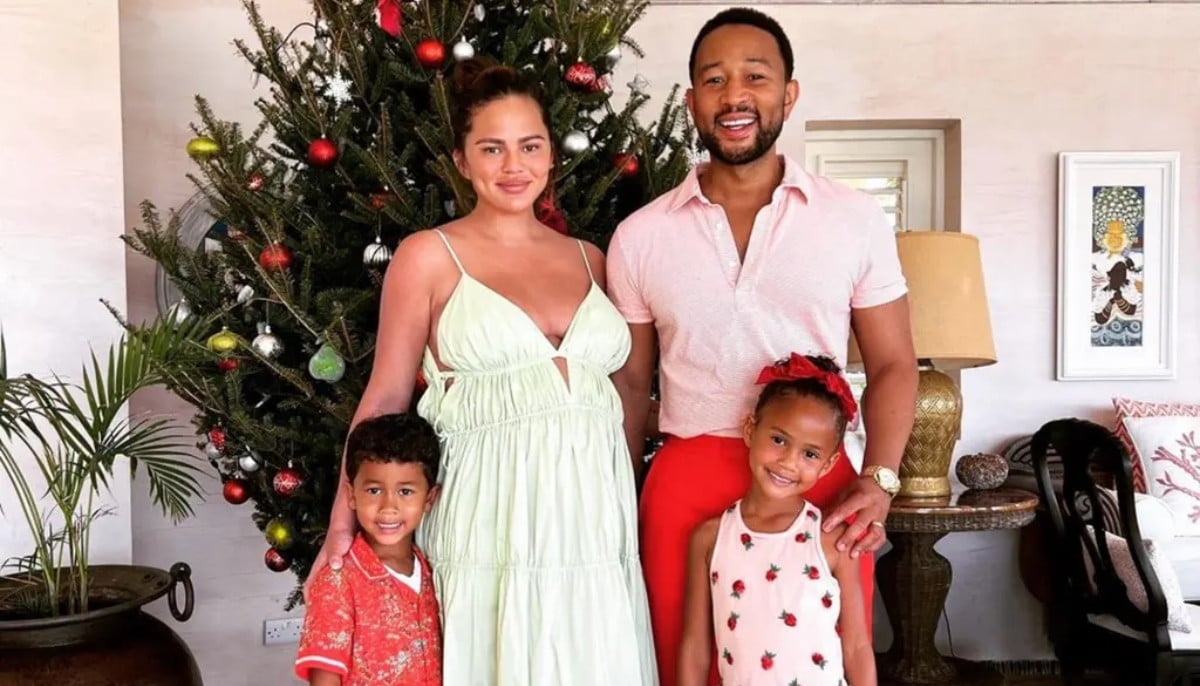John Legend, Chrissy Teigen's kids react adorably to their baby sister ...