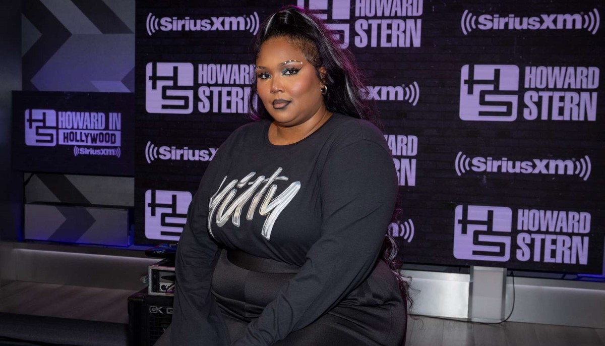 Lizzo calls herself ‘the Beauty Standard’, ‘Catch Up, b*tch’