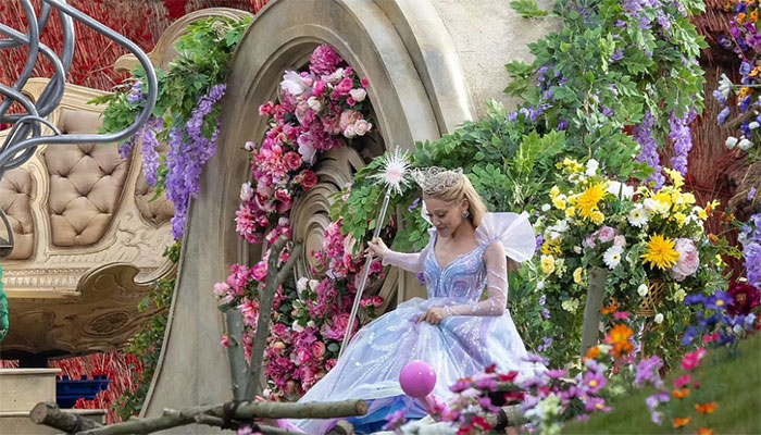 Wicked Set: Michelle Yeoh and Ariana Grande in Stunning Full Costume