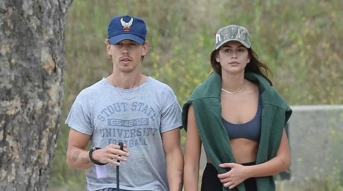 Kaia Gerber steps out without engagement ring, dispelling rumors - The Celeb Post