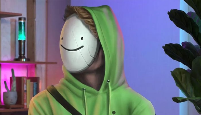 YouTuber Dream puts mask back on, deletes face reveal video amidst hate ...
