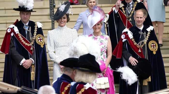 Kate Middleton BEAUTIFULY Dips into ‘Curtsy’ for King Charles and Queen ...