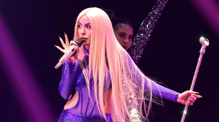 Ava Max Slapped By Fan During La Show Scratched The Inside Of My Eye The Celeb Post