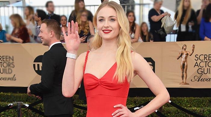 Sophie Turner rings into Christmas season in a playful red outfit: See ...