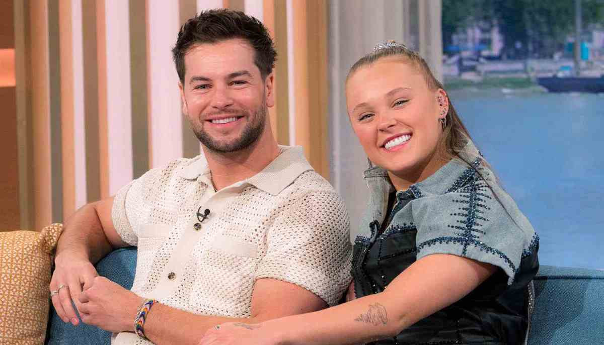 Jojo Siwa stays positive about her relationship with Chris Hughes amid ...