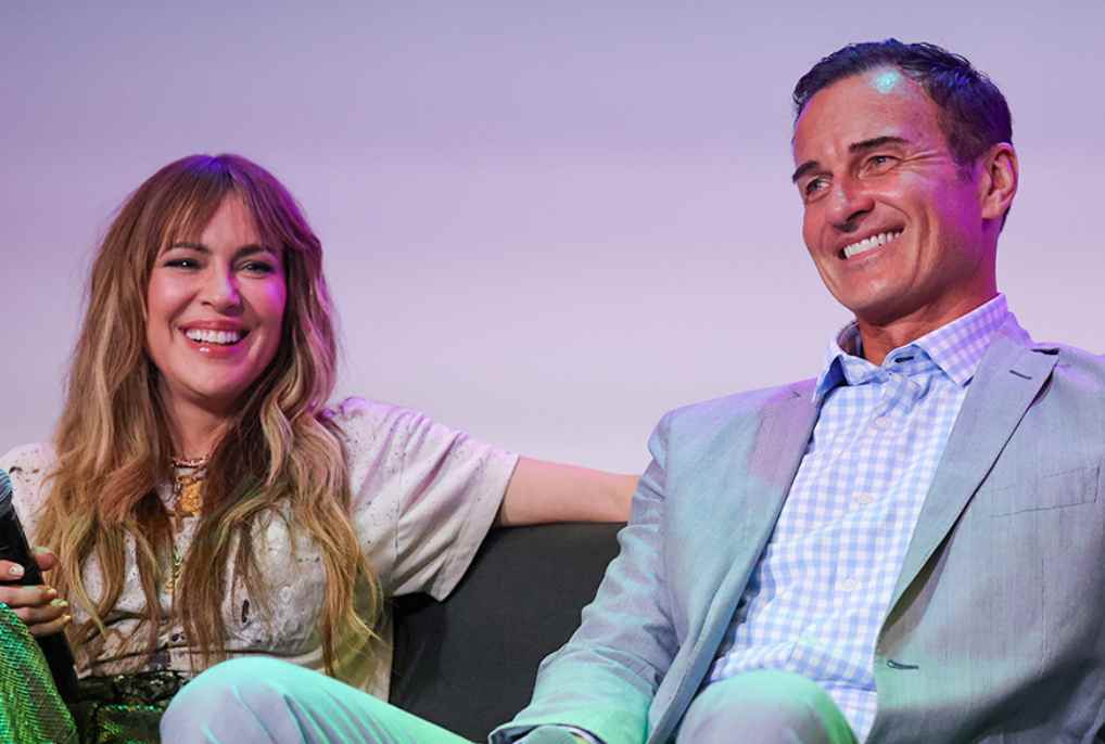 Alyssa Milano gives emotional tribute to Julian McMahon