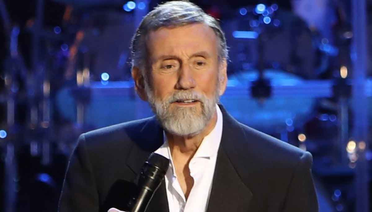 Beloved singer Ray Stevens gets heart attack