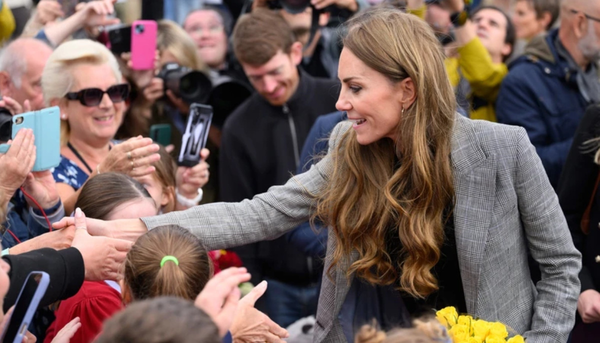 Kate Middleton makes students laugh with hilarious comeback