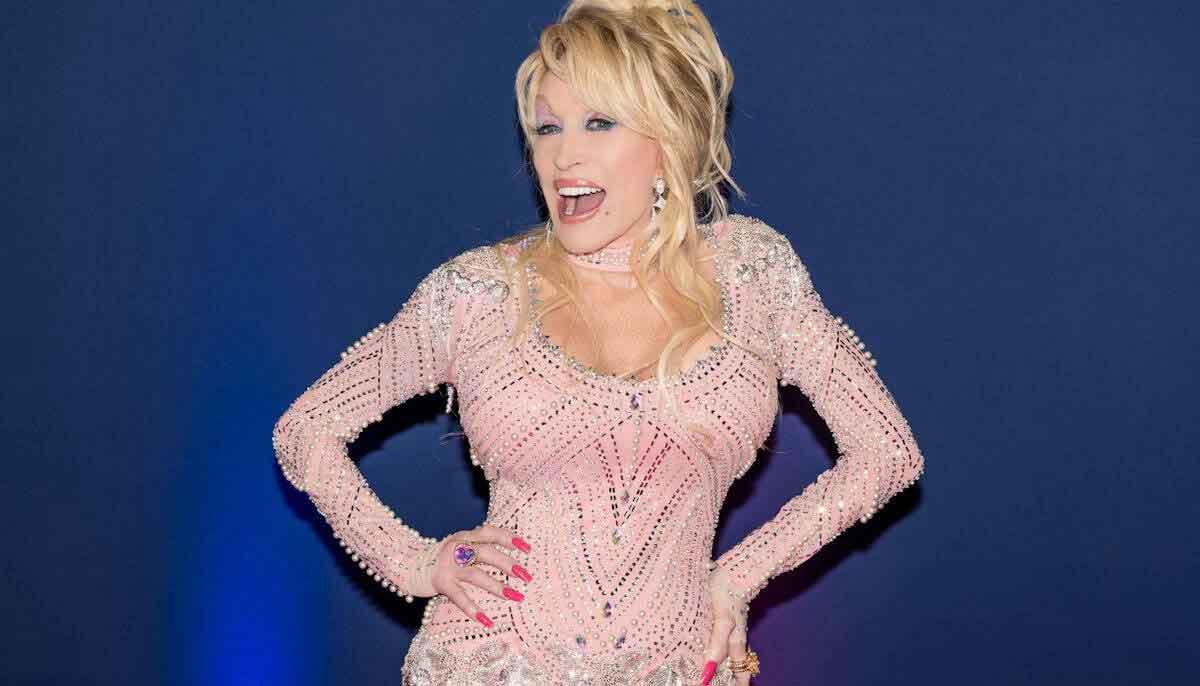 Dolly Parton marks ‘Jolene’ 52nd anniversary with throwback