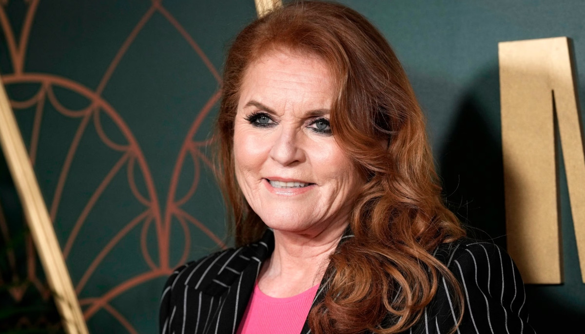Sarah Ferguson officially drops 'Duchess of York' title from documents ...